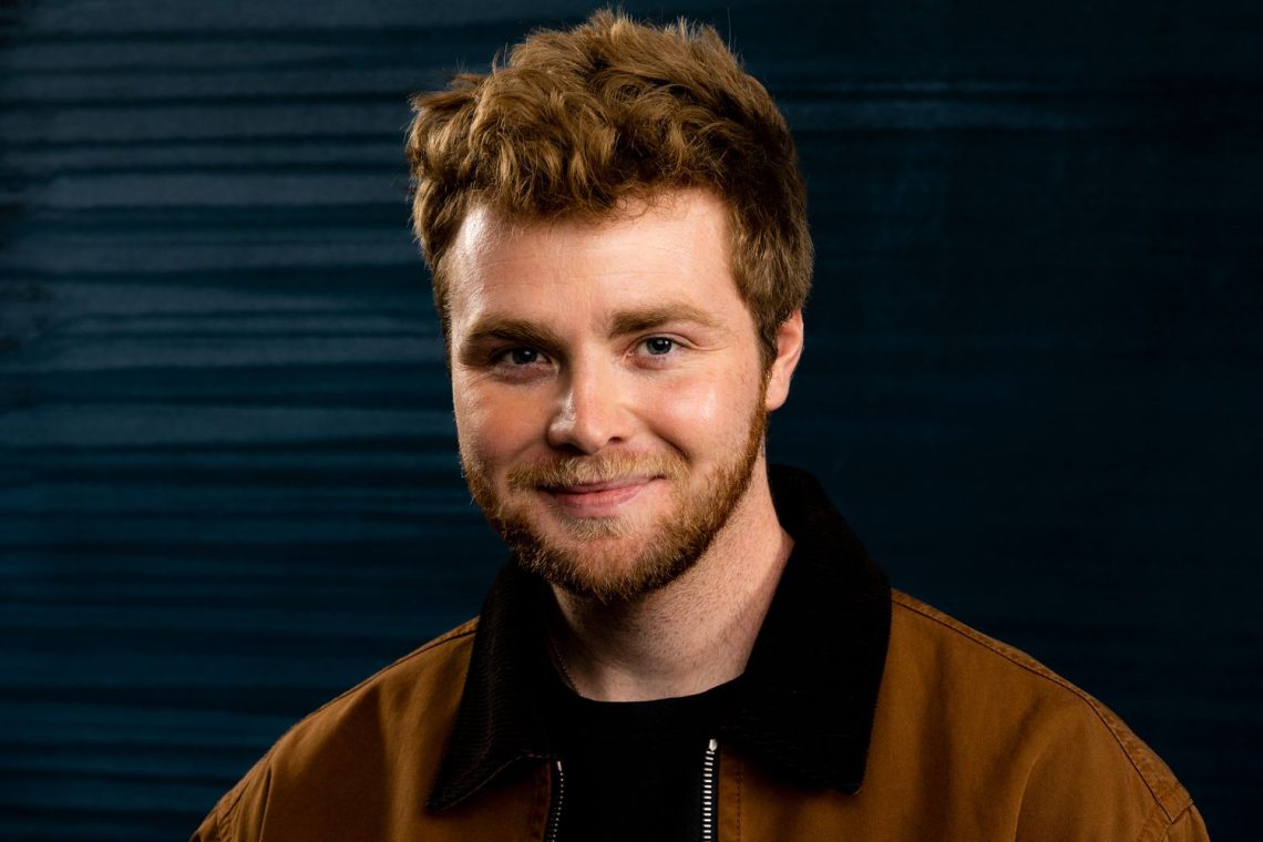 Alex Warren Rocks The Jennifer Hudson Show with Viral Energy | Nilsen ...